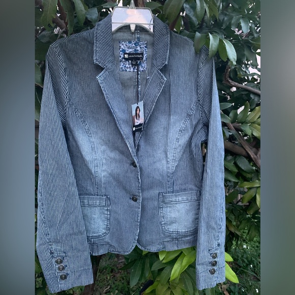 Valerie Bertinelli | Jackets & Coats | Valerie Bertinelli Denim Jacket ...